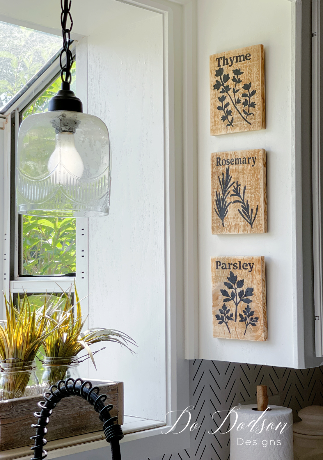 Easy DIY Herb Sign (Rustic Farmhouse Kitchen Decor) - Do Dodson Designs